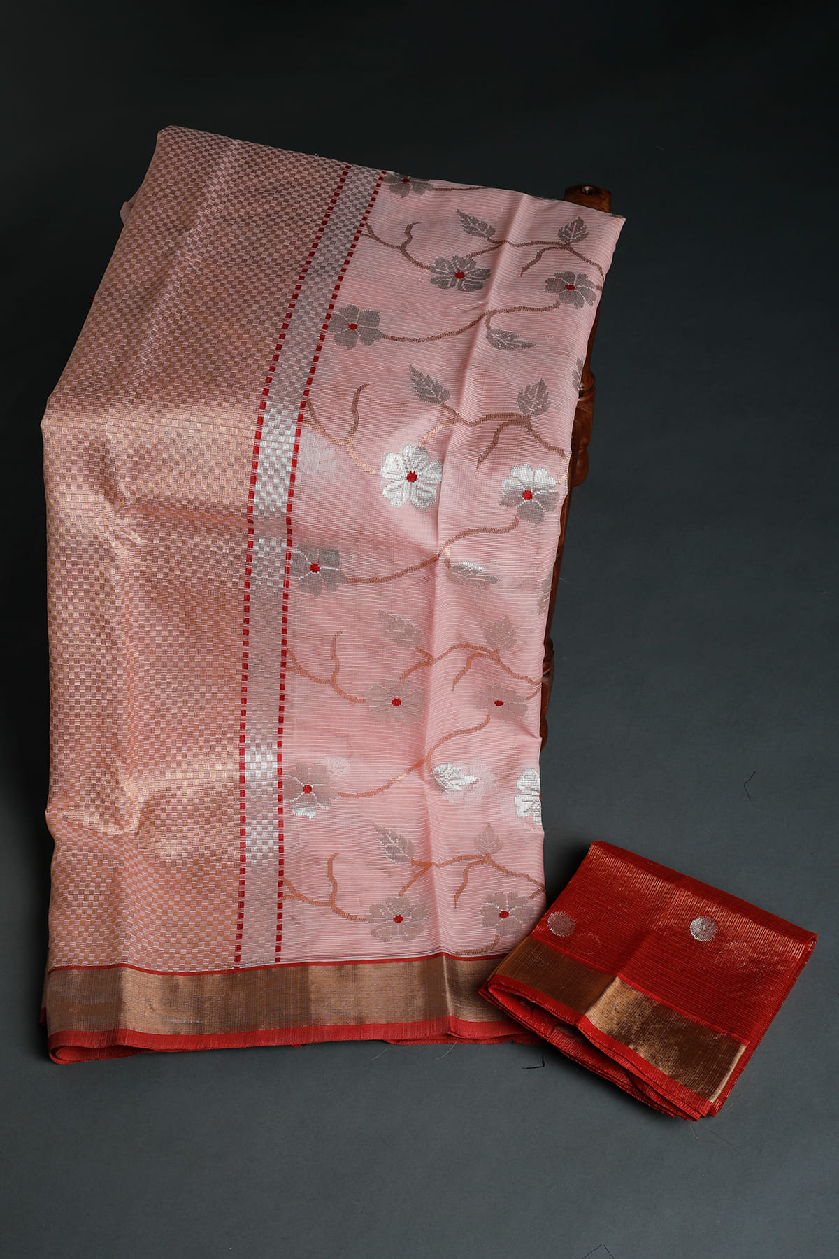 Buy Velied Pink Zari Woven Kota Silk Saree Online | Samyakk